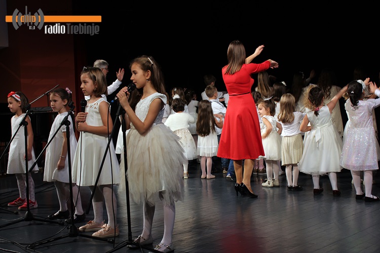 VRAPČIĆI pjevali za najmlađe Trebinjce