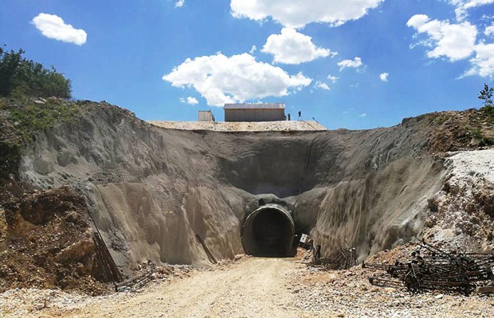 Probijeno 10,5 kilometara najvažnijeg dovodnog tunela za HE "Dabar"